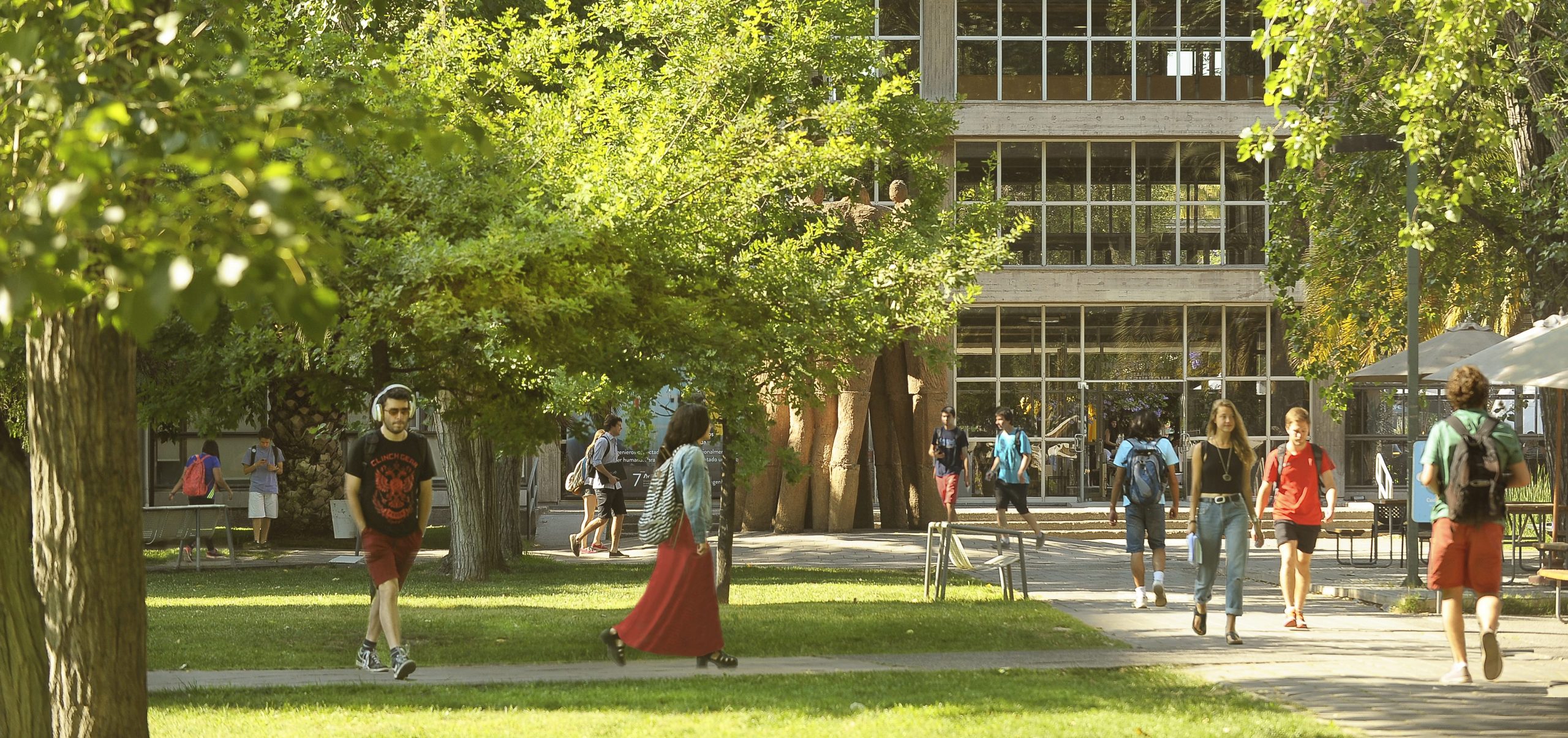 Estudiantes de Ingeniería son reconocidos como Jóvenes Líderes UC ...